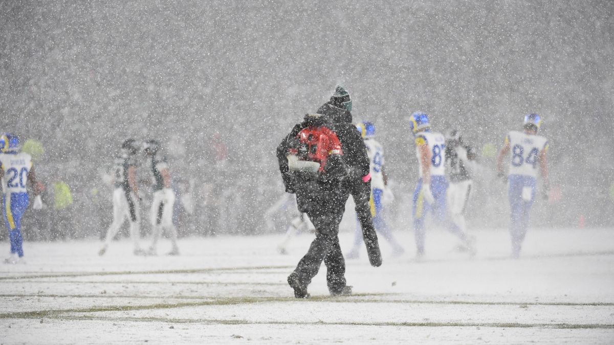 NFL Weather for Sunday: Snow Falling Ahead of Raiders vs Eagles ...