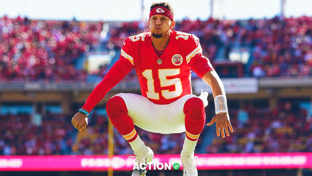 Chiefs vs Texans Odds, Picks, Parlay for Sunday Night Football