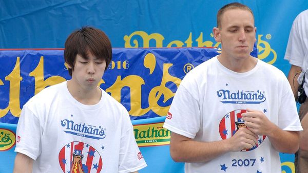 Joey Chestnut, Takeru Kobayashi To Face Off in Hot Dog Eating ...